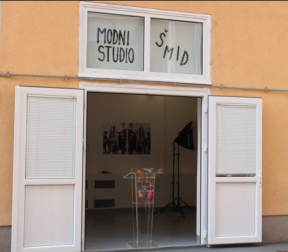Stari prostor škola pretvorila u moderan studio: Učenici sada mogu ...